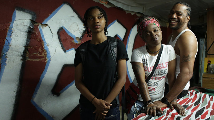 常民：乔纳森·奥谢夫斯基（Jonathan Olshefski）关于费城美国家庭的纪录片 – artforum.com.cn